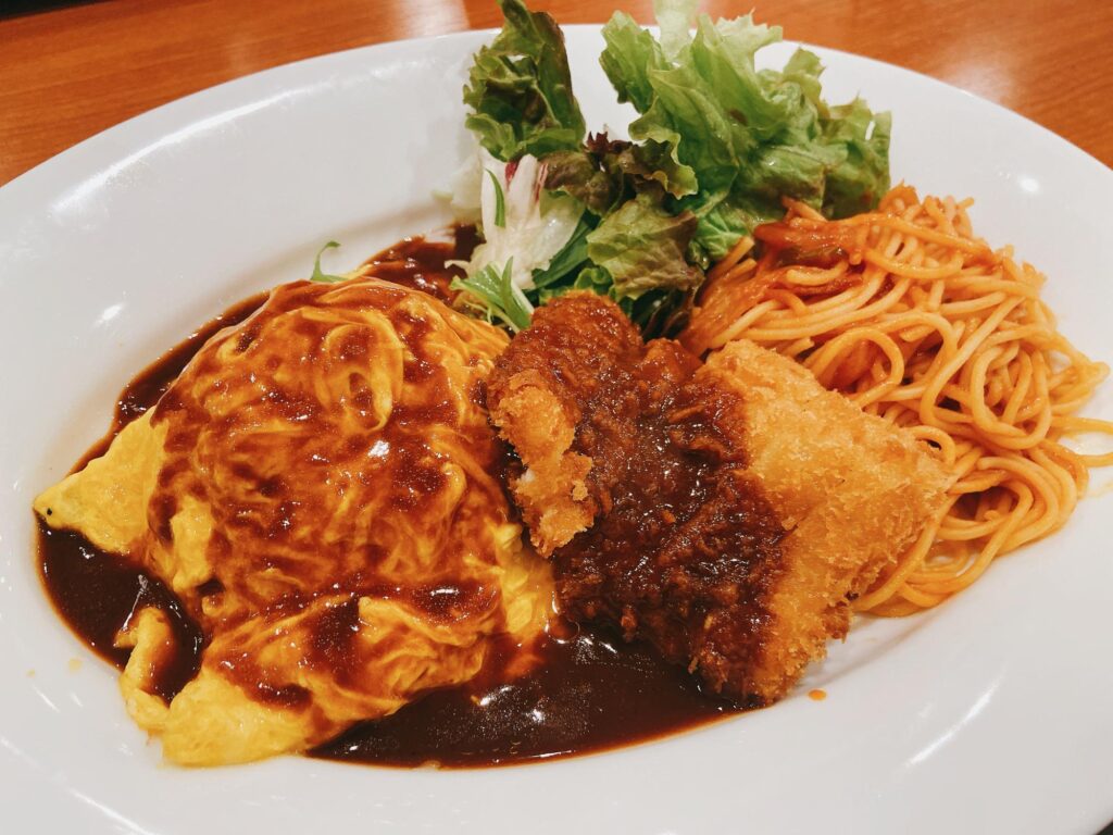【京都市】洋食の老舗！サクサクとんかつが美味しすぎ！定番トルコライス【レストランスター京極店】 | Locon