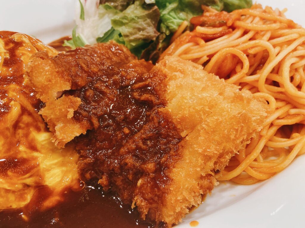 【京都市】洋食の老舗！サクサクとんかつが美味しすぎ！定番トルコライス【レストランスター京極店】 | Locon